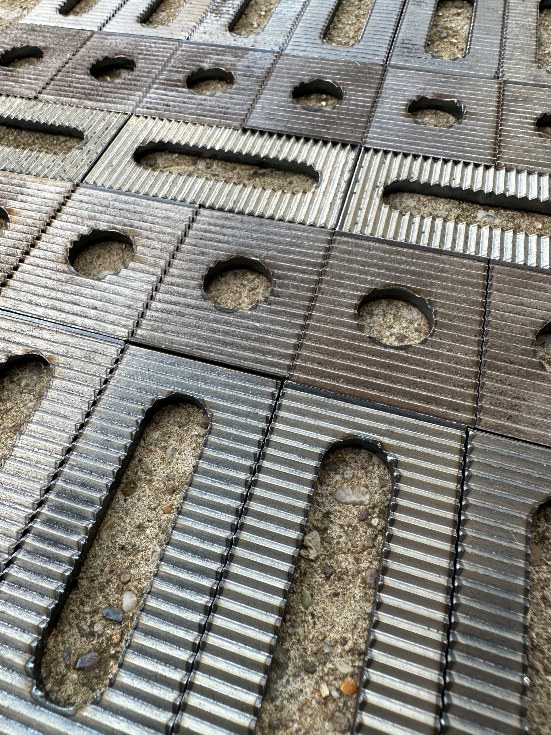 Serrated Steel Solutions - Daver Steels